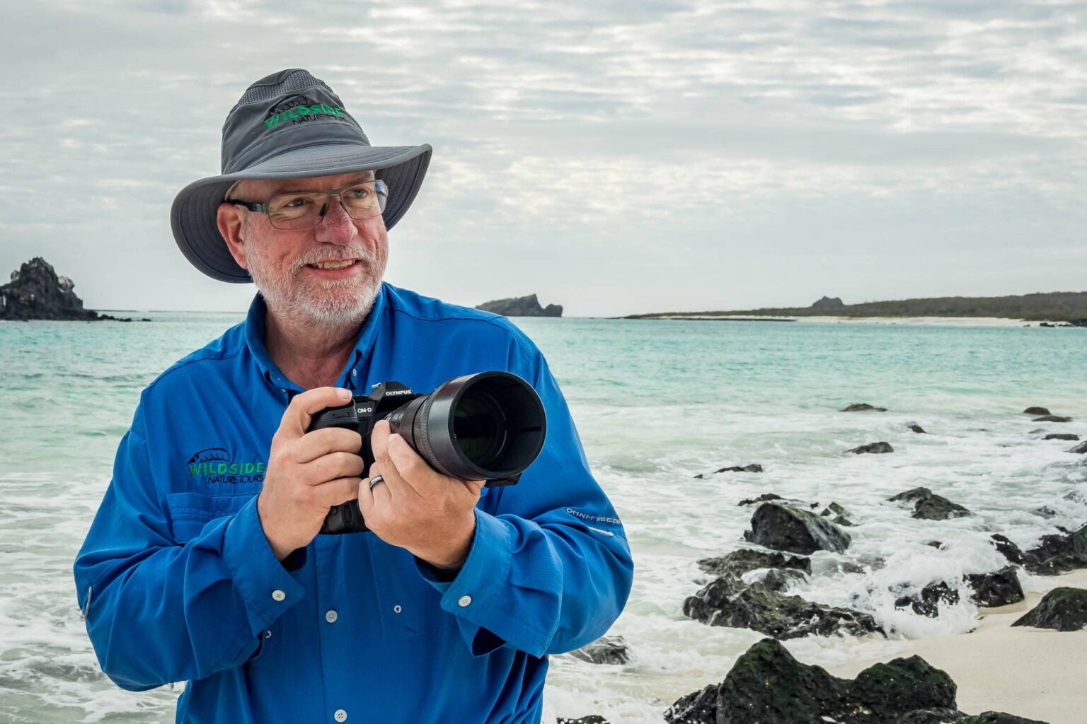 Floreana Mockingbird - the rarest of the 4 Galapagos mockingbirds ...